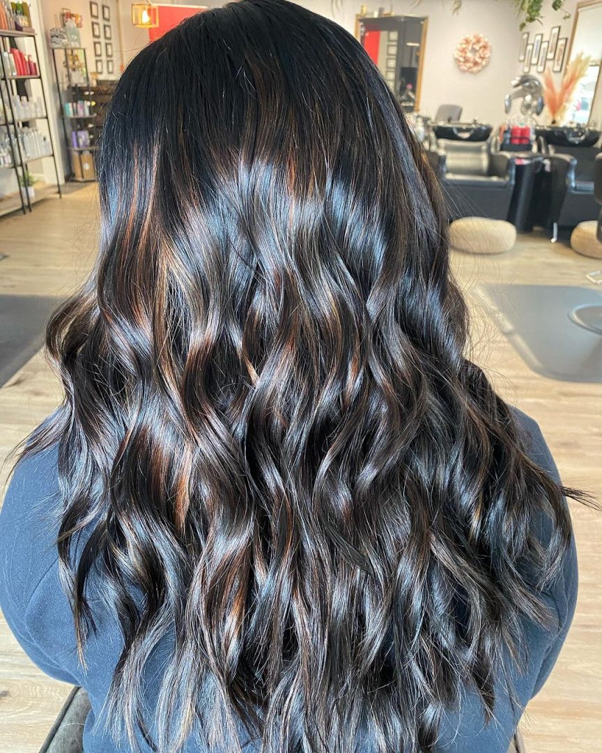 25 In-Vogue Dimensional Black Hair Ideas To Revamp Your Style