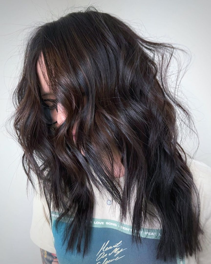 25 In-Vogue Dimensional Black Hair Ideas To Revamp Your Style