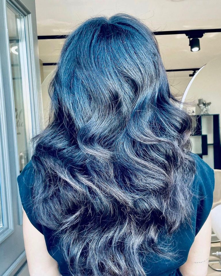 21 Layered Wavy Hair Ideas For A Lively And Dynamic Look