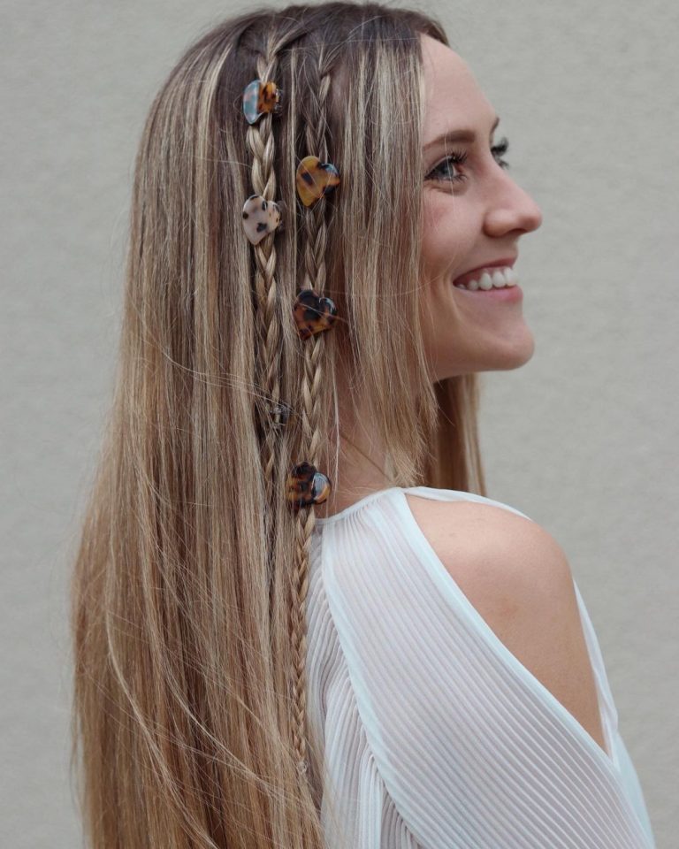 18 Easy Claw Clip Hairstyles For Long Hair That Are A Must-Try