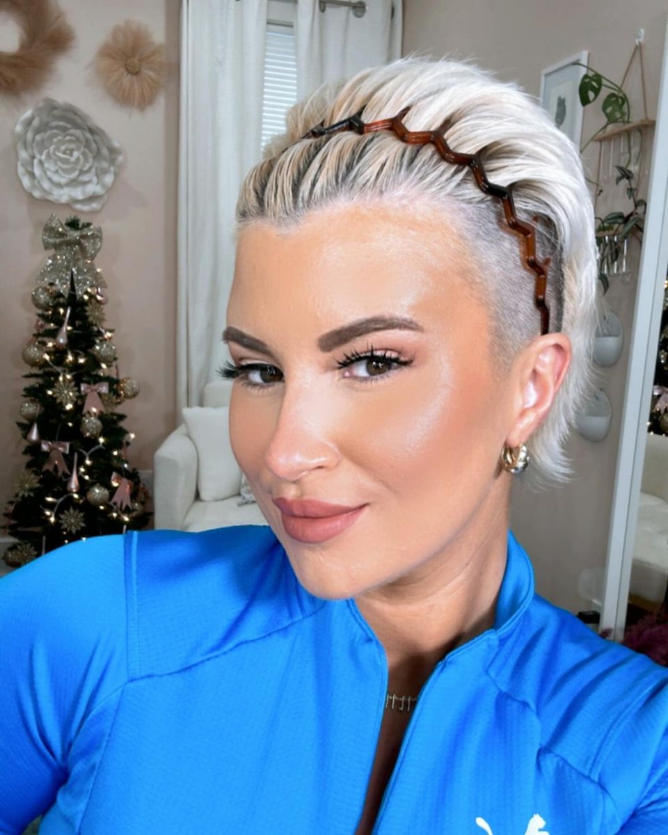 22 Cute Winter Hairstyles For Cozy Vibes