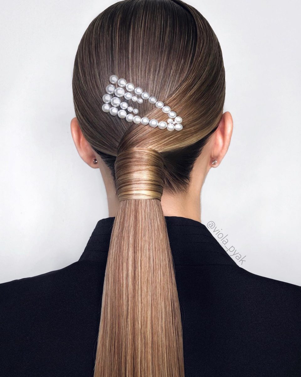 24 peinados con coleta baja que no pasarán de moda