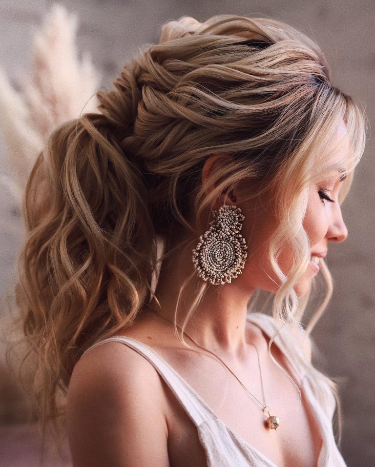 24 Prom Ponytail Hairstyles That Will Perfectly Match Your Crown