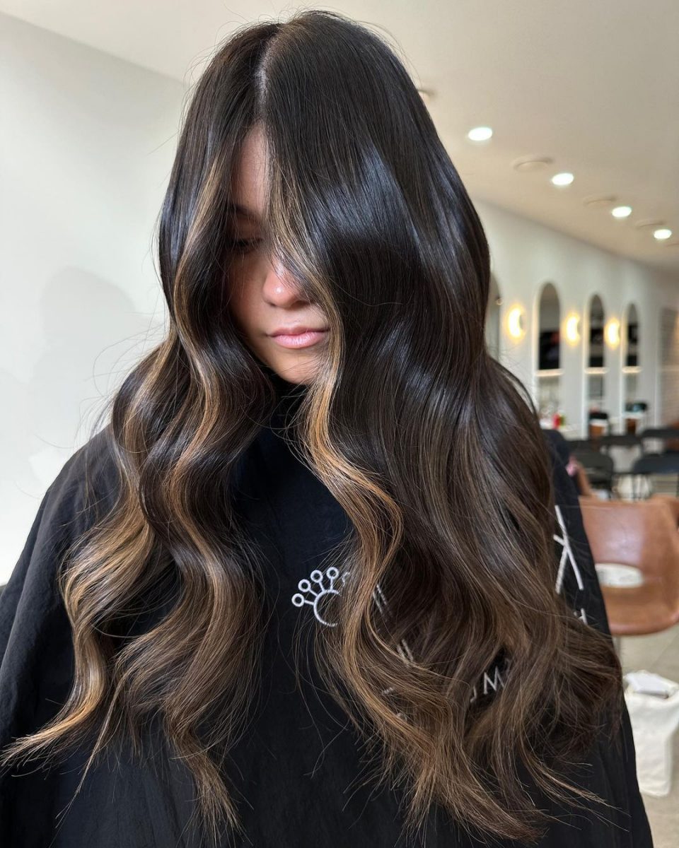 22 maneras de llevar el pelo moreno con la tendencia Money Piece