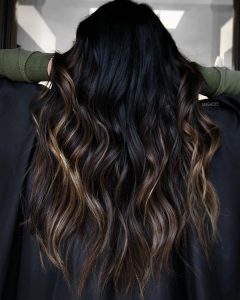 Los colores y peinados más chic para el pelo negro que te convertirán ...