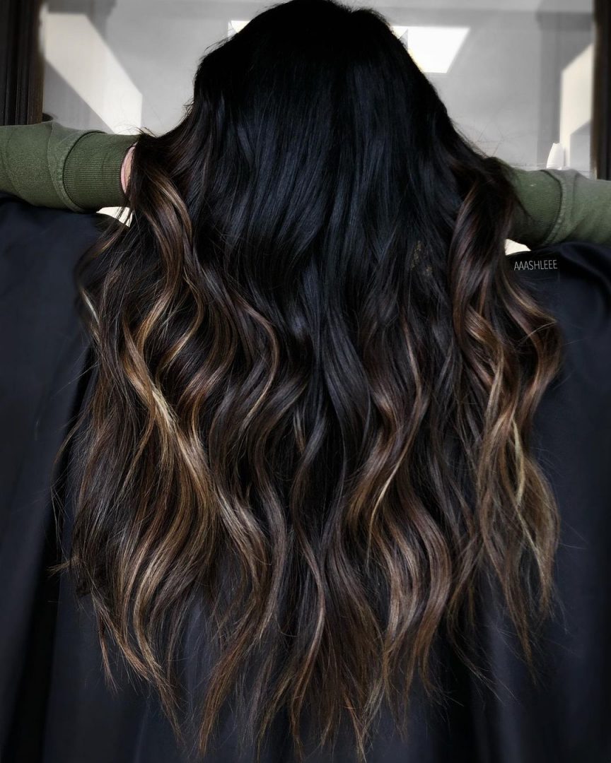 Les couleurs et les styles de cheveux noirs les plus chics pour faire ...