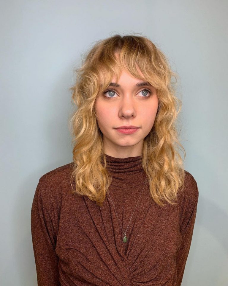 26 Choppy Shag Hairstyles For Medium Hair You Can’t Miss In 2025