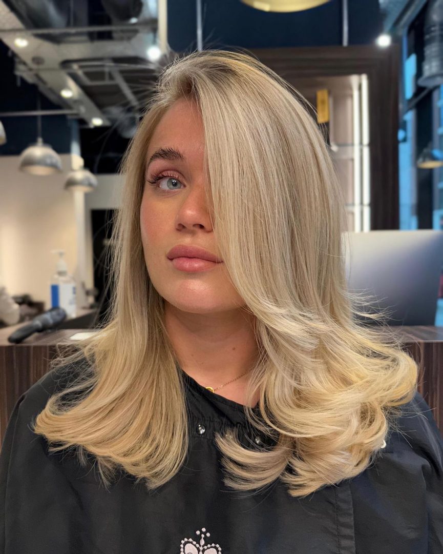 25 Editor-Approved Blonde Layered Hair Ideas To Try In 2025