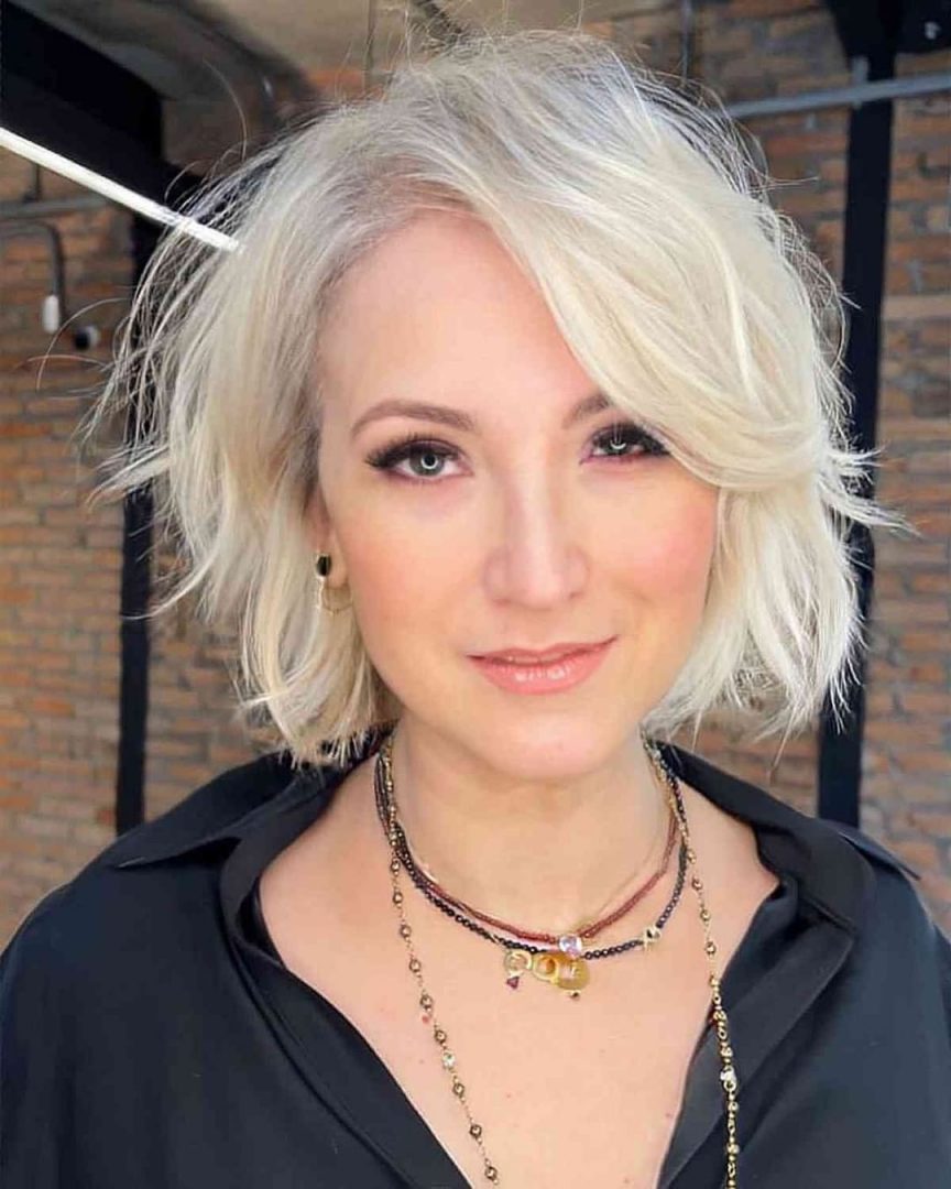 These 19 Choppy Chin-Length Haircuts Are Taking Over Salons