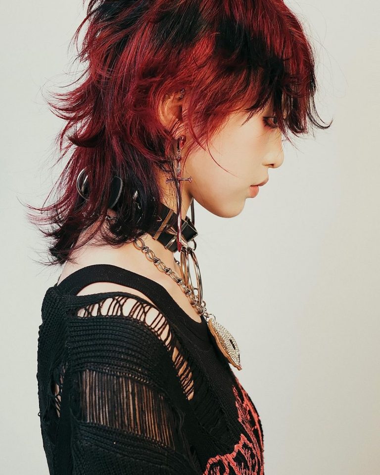 20 Unique Wavy Hair Wolf Cut Looks To Rock In 2025