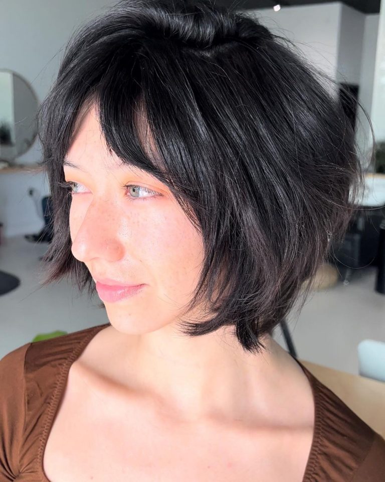 These 19 Choppy Chin-Length Haircuts Are Taking Over Salons