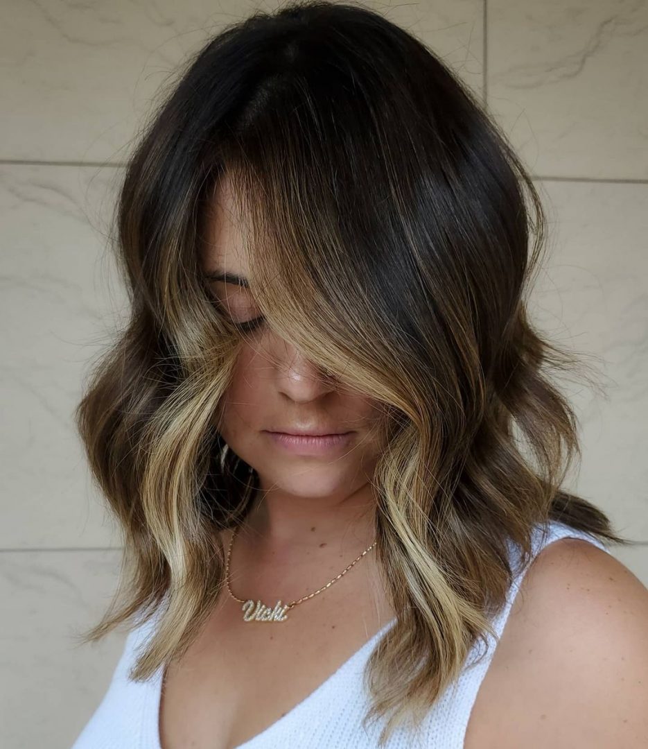23 Alluring Short Wavy Hair Ideas To Try In 2025