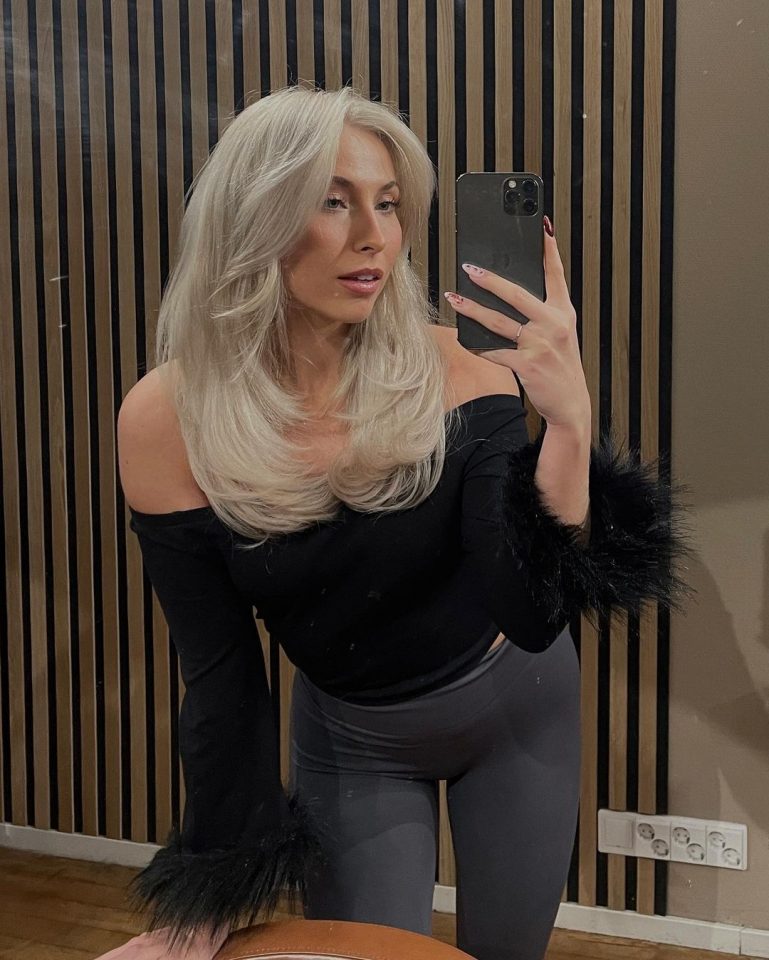 25 Editor-Approved Blonde Layered Hair Ideas To Try In 2025