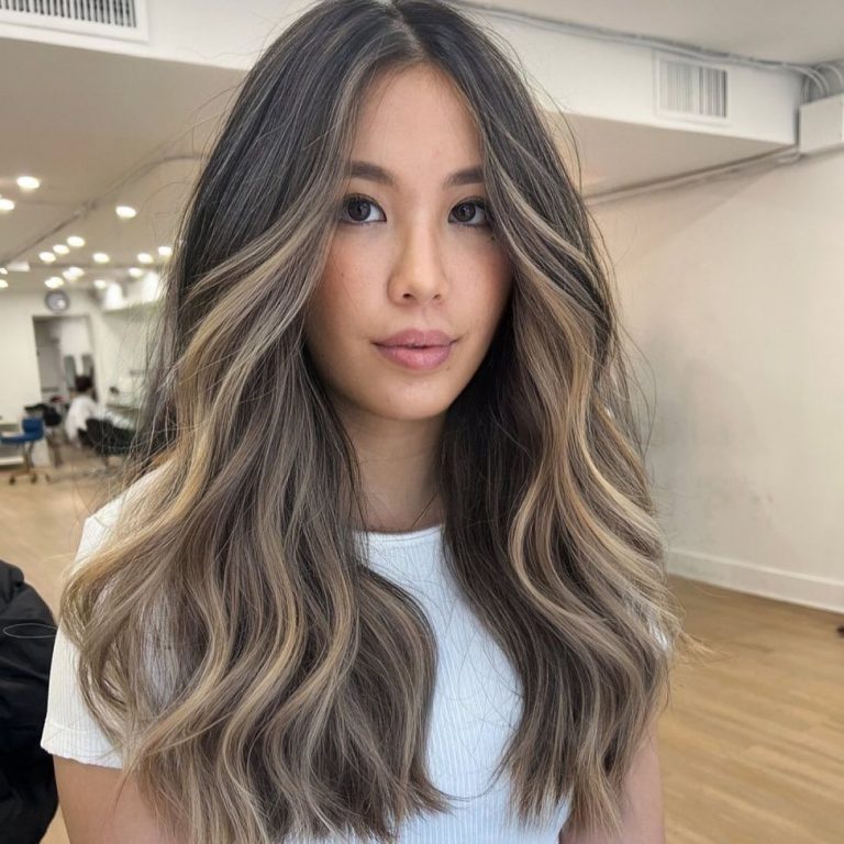 Face-Framing Highlights Are The Low-Maintenance Color Upgrade You Need