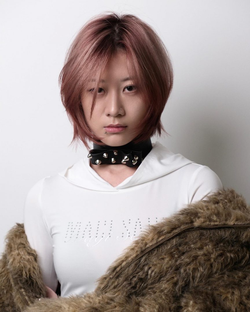 Short Hair With Face-Framing Layers Will Simplify Your Styling Routine