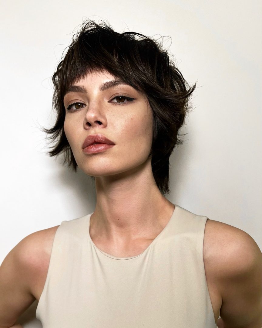 Short Hair With Face-Framing Layers Will Simplify Your Styling Routine