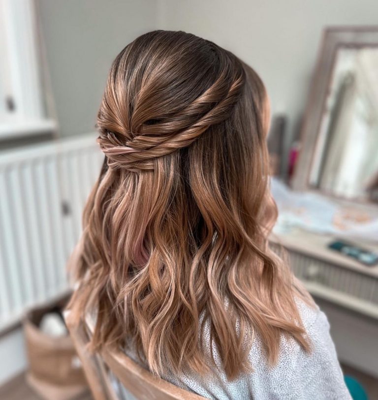 20 Half Updos For Medium-Length Hair You Can Rock Everywhere