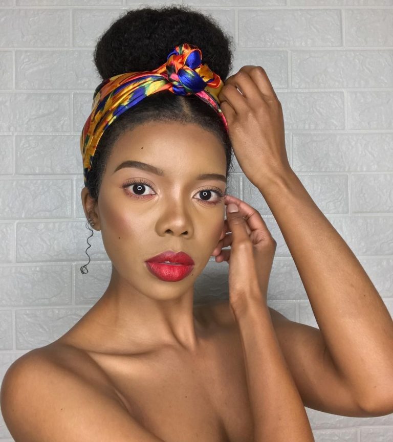 22 Trendy Curly Updos For Medium Hair You Shouldn’t Miss Out