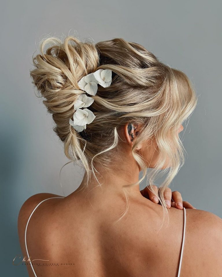These 25 Cute Updos Will Make You Look Stylish Everyday