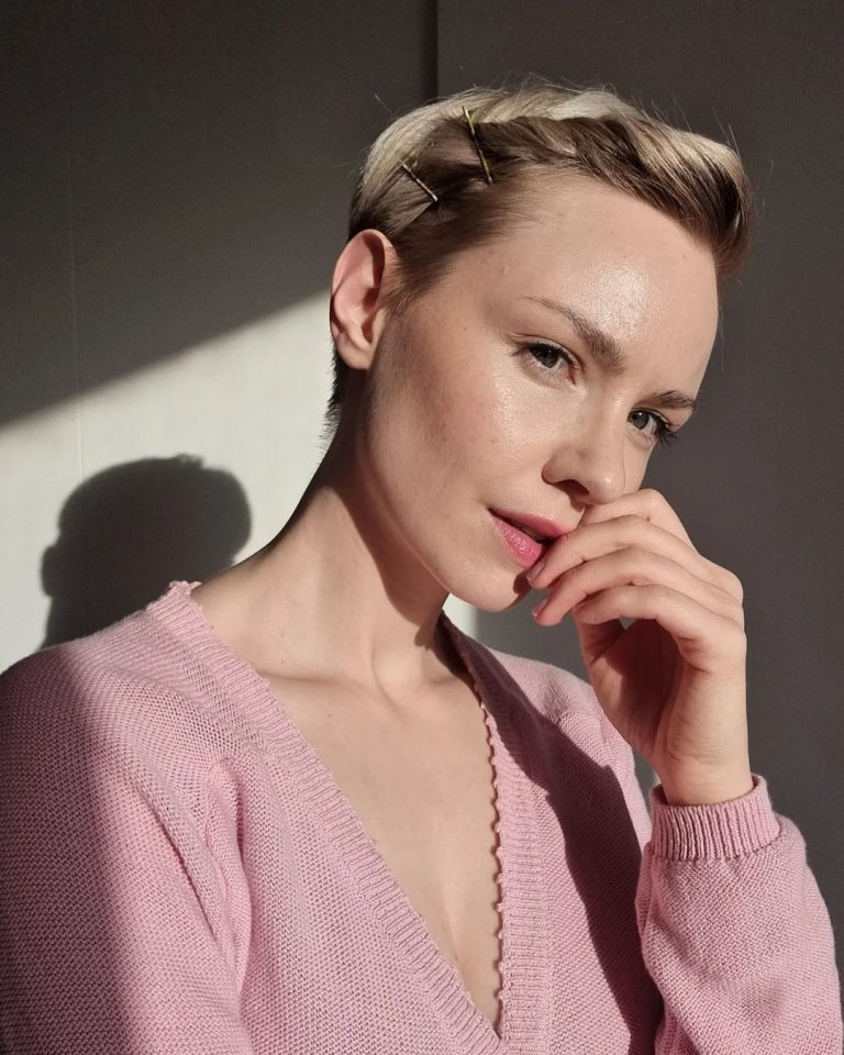 24 Wedding Updos For Short Hair That Prove You Don't Need Extensions