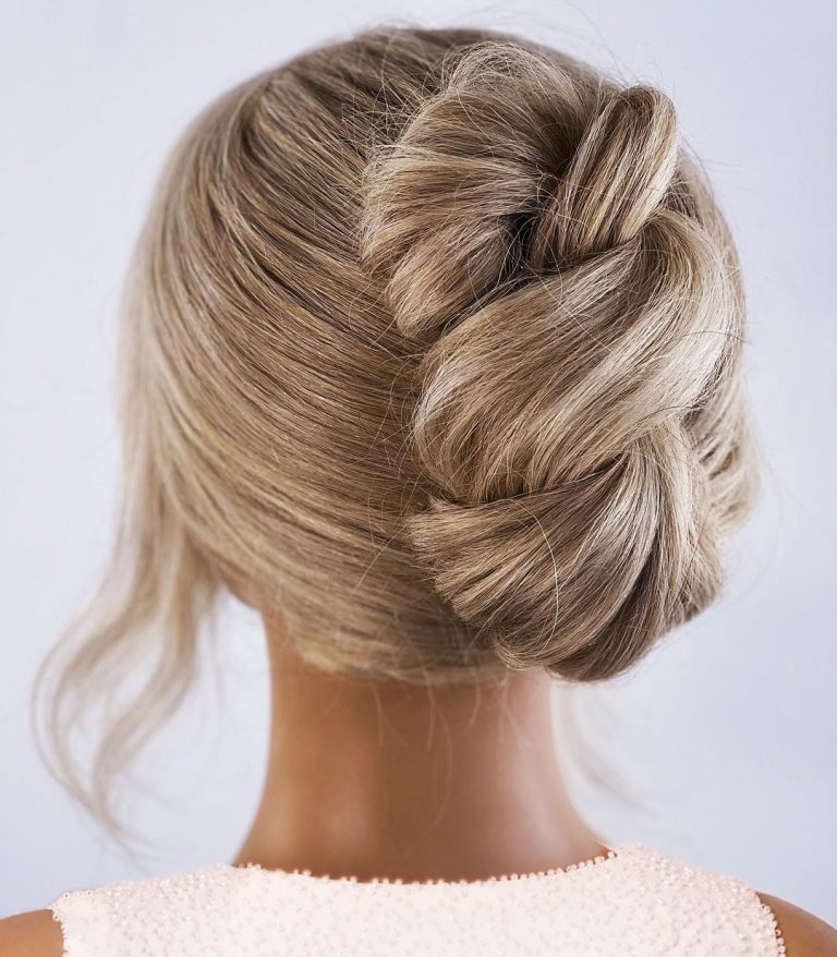 These 20 Cute Updos For Work Will Level Up Your Business Look