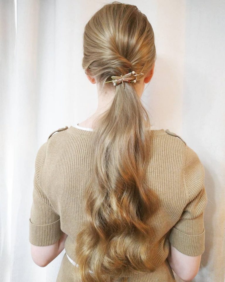 These 20 Cute Updos For Work Will Level Up Your Business Look