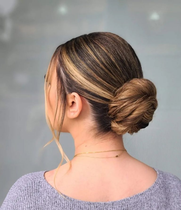 25 Striking Homecoming Updos To Impress Every Guest