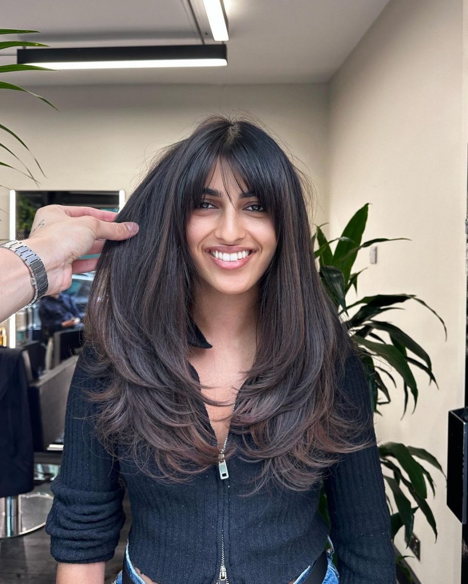 Top 20 Most Flattering Haircuts For Round Faces