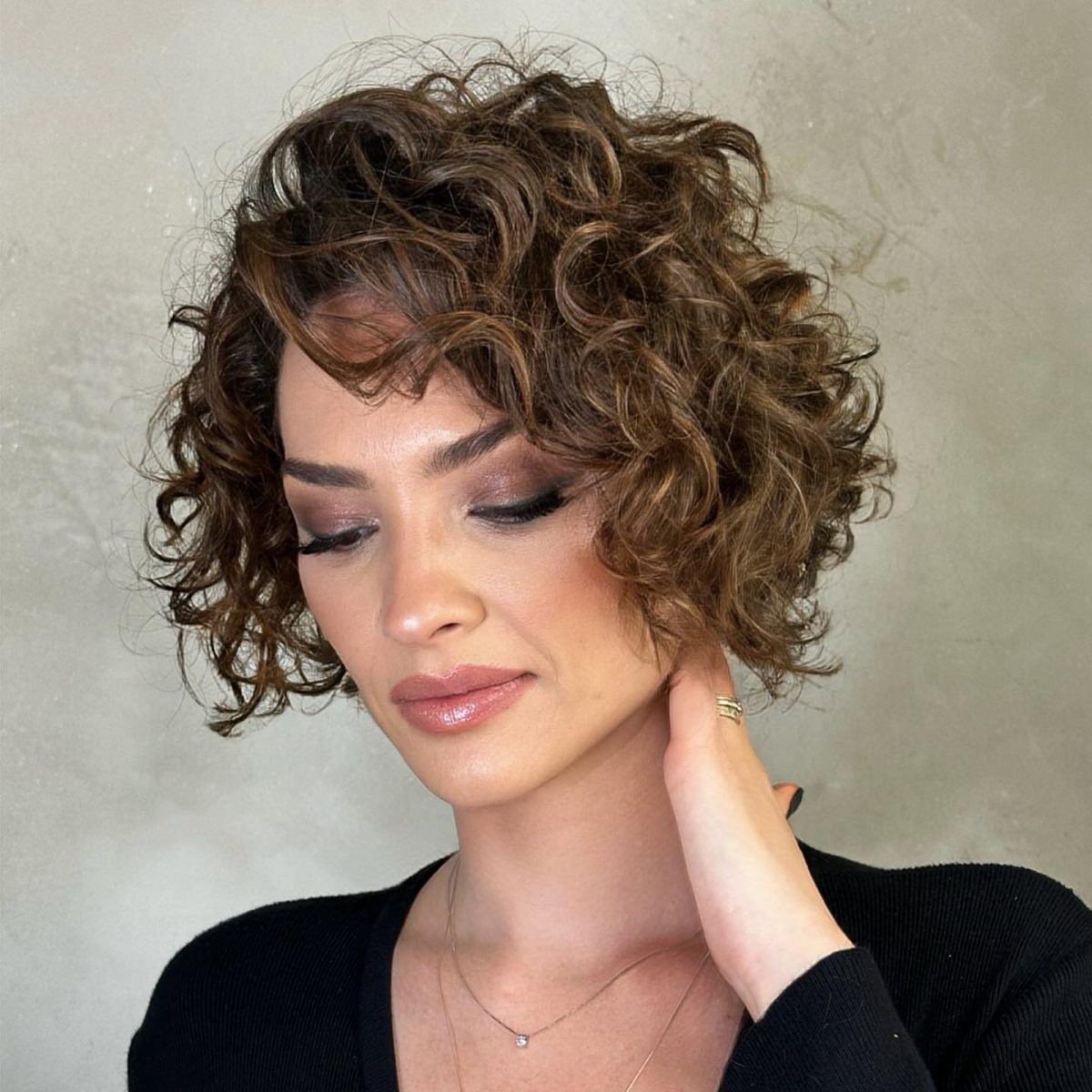 Short Curly Hair With Layers Is The Ultimate Fresh Look For Spring