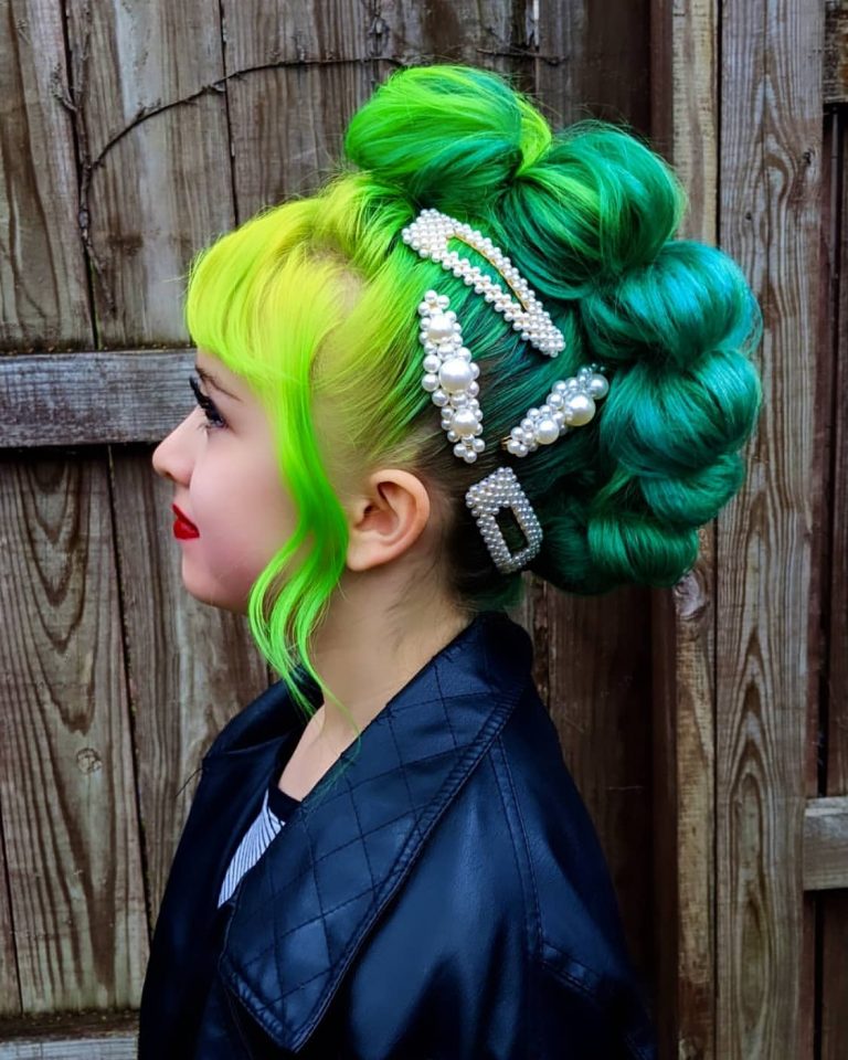 15 Iconic Goth Hair Ideas To Inspire Your Dark Side