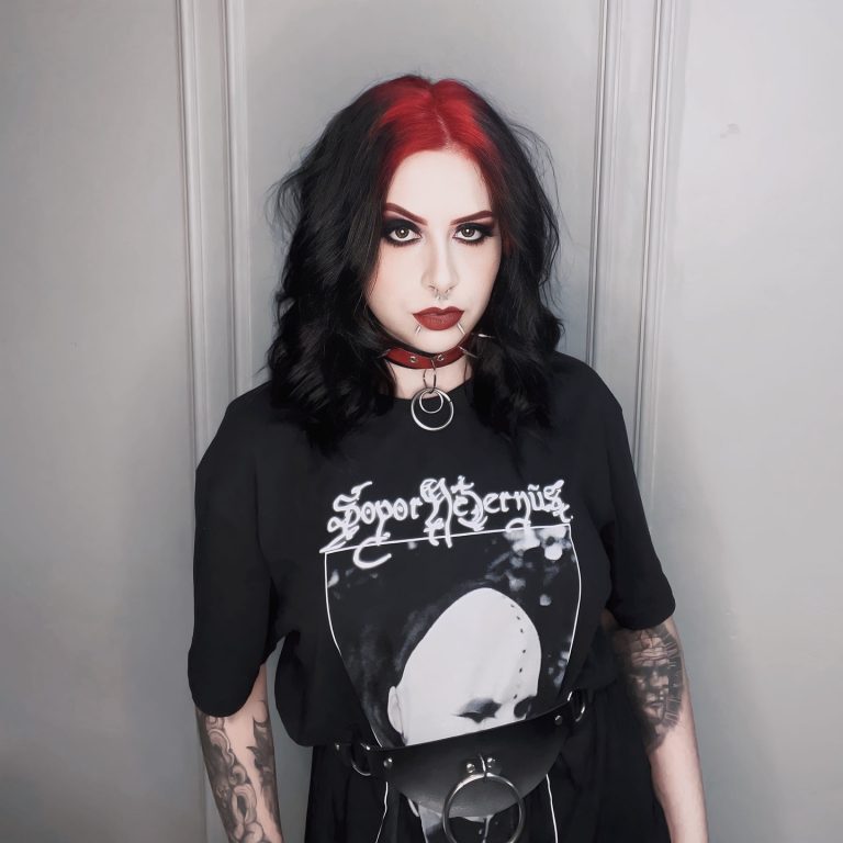 15 Iconic Goth Hair Ideas To Inspire Your Dark Side