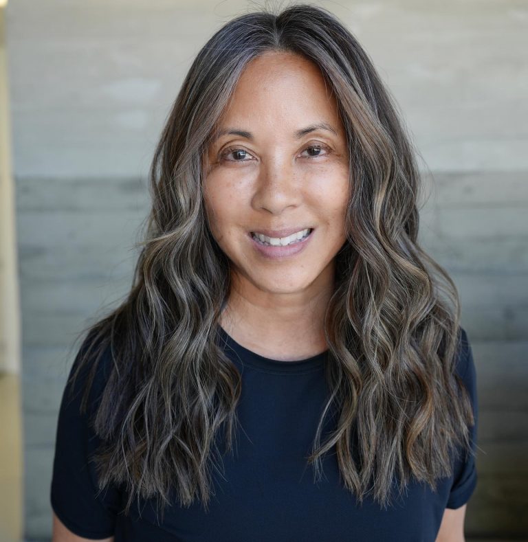 Gray Blending Is The Glamorous Way To Celebrate Your Silver Hair