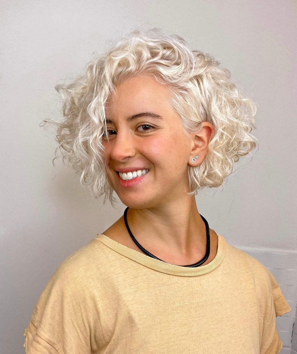Short Curly Hair With Layers Is The Ultimate Fresh Look For Spring