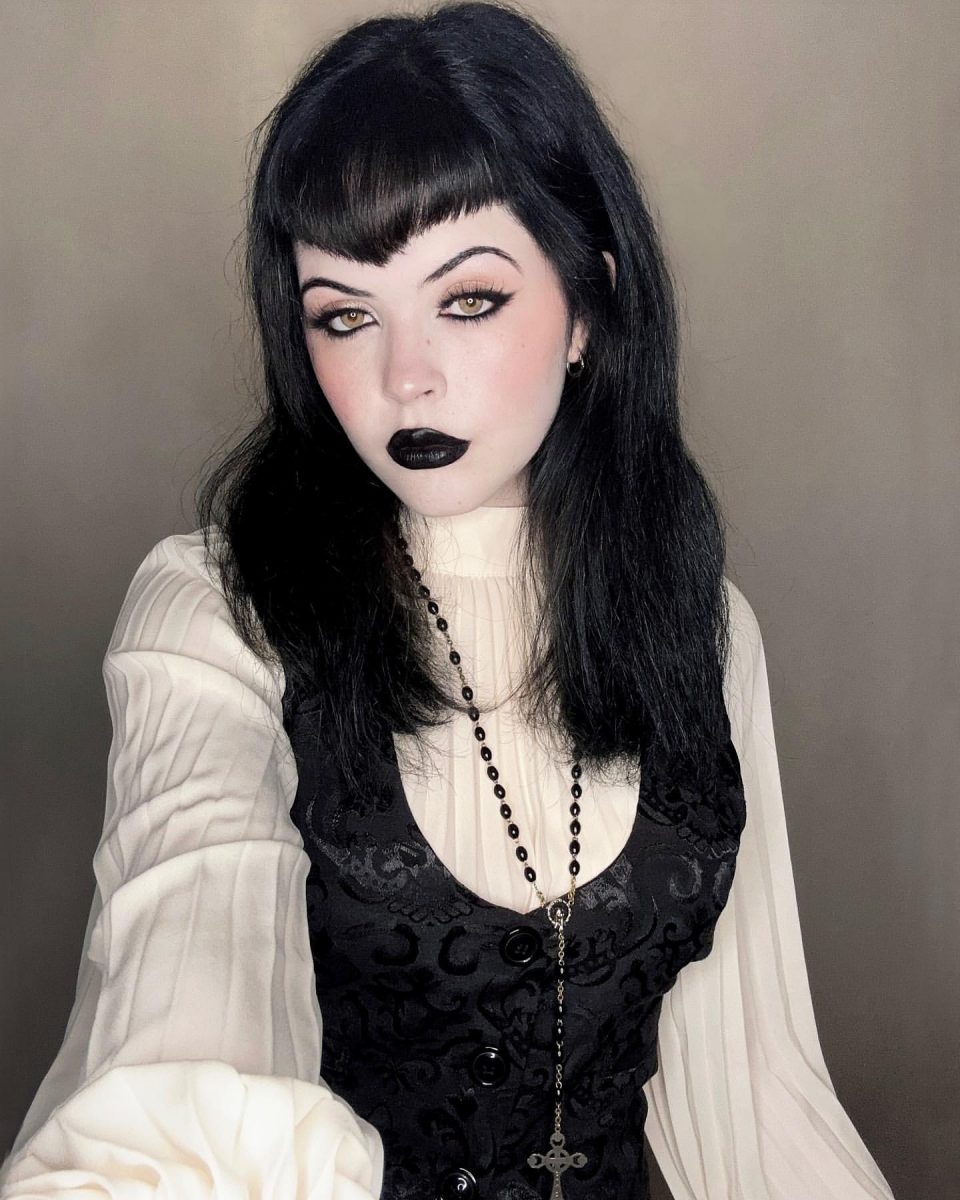 15 Iconic Goth Hair Ideas To Inspire Your Dark Side