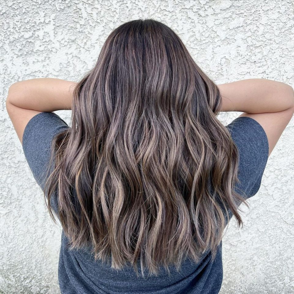 Heavy Highlights On Dark Hair Are The Bold Way To Go Brighter