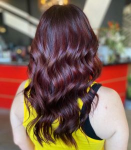 Cherry Cola Hair Color Trend Is Back To Grab The Spotlight Again