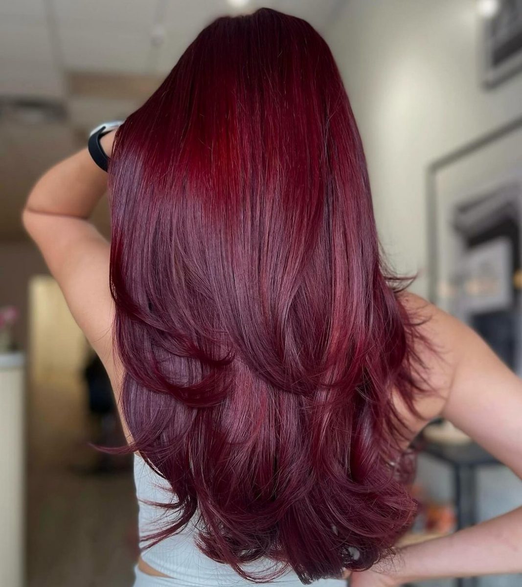 Cherry Cola Hair Color Trend Is Back To Grab The Spotlight Again