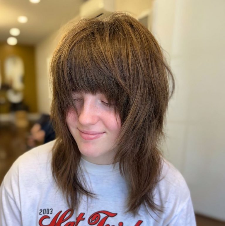 El corte lobo es la tendencia capilar más cool y así se lleva