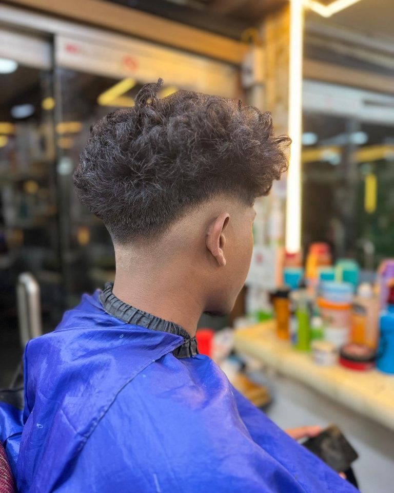 18 penteados masculinos modernos com corte inferior para experimentar em 2025