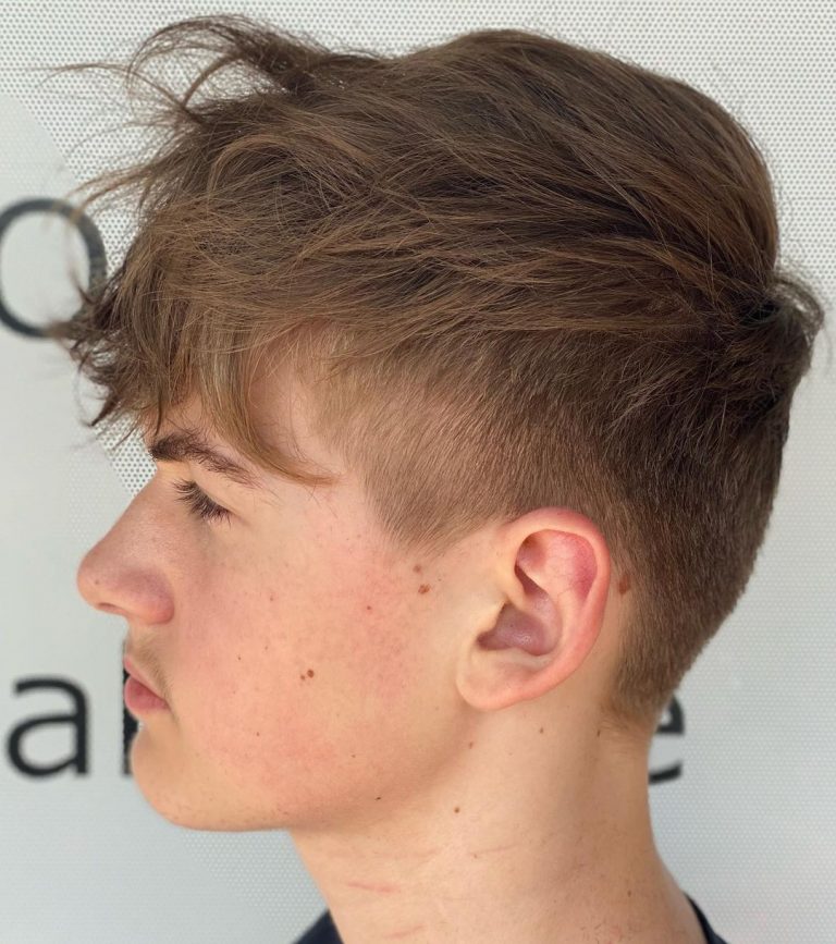 18 penteados masculinos modernos com corte inferior para experimentar em 2025