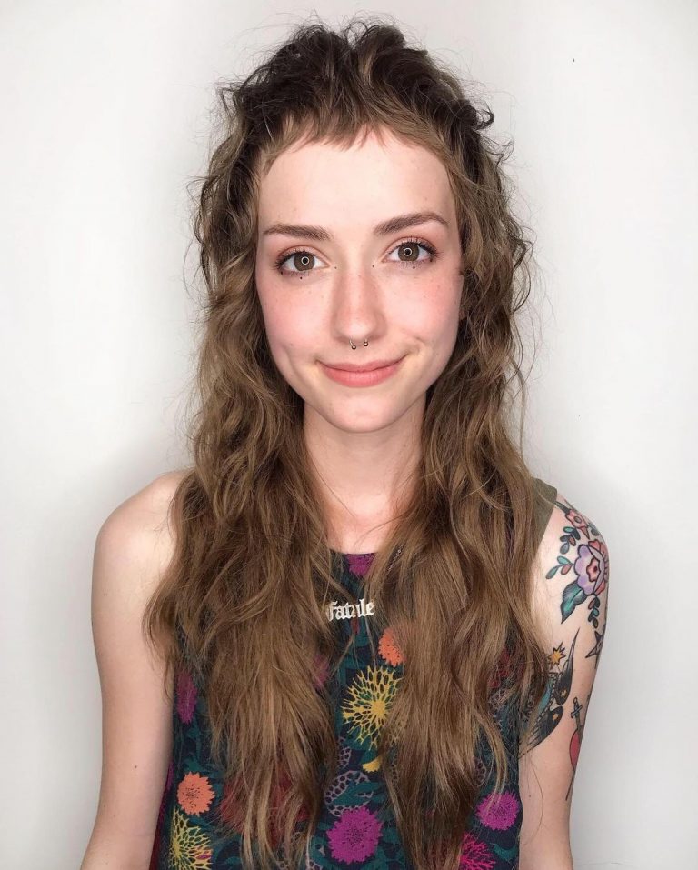 Soft Mullet Is A Low-Maintenance And Cool Style You Need To Try
