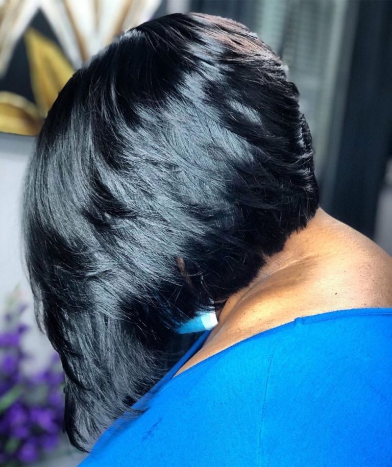 18 Best Feathered Bob Styles For A Voluminous And Feminine Look