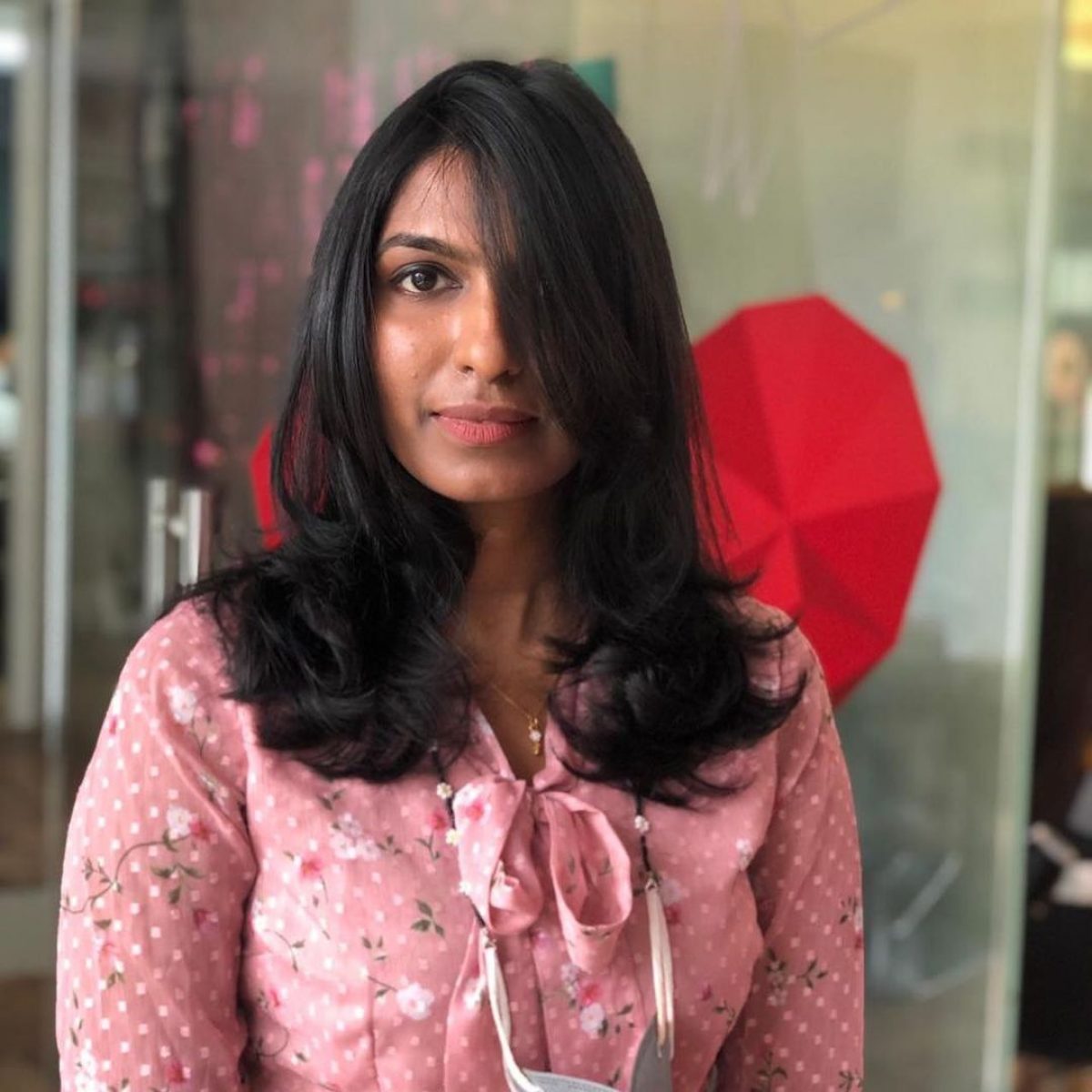 ‘70s Feathered Hair Is Back And These Are 20 Ways To Style It