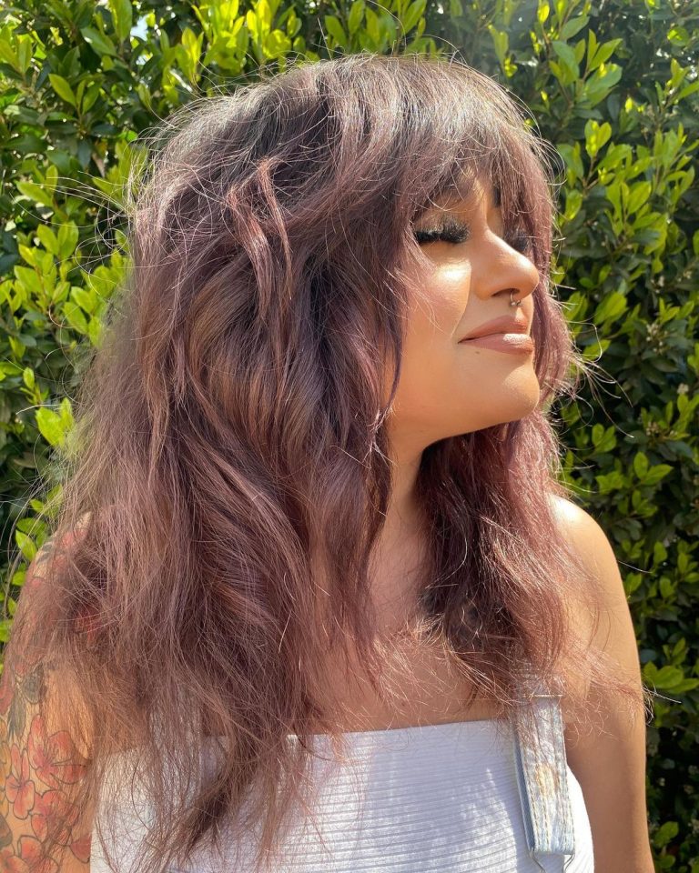 20 Stunning Hairstyles With Feathered Bangs Trending In 2024