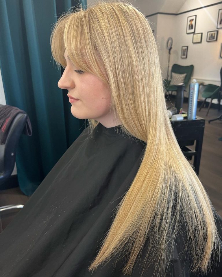 20 Stunning Hairstyles With Feathered Bangs Trending In 2024