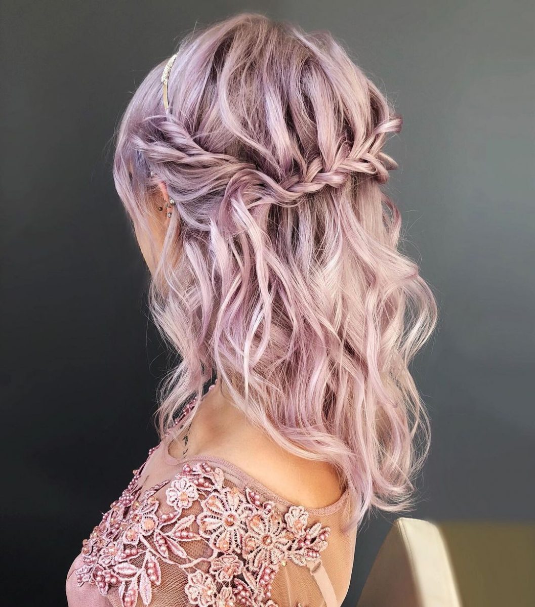19 Inspiring Curly Prom Hairstyles Perfect For Your Big Night