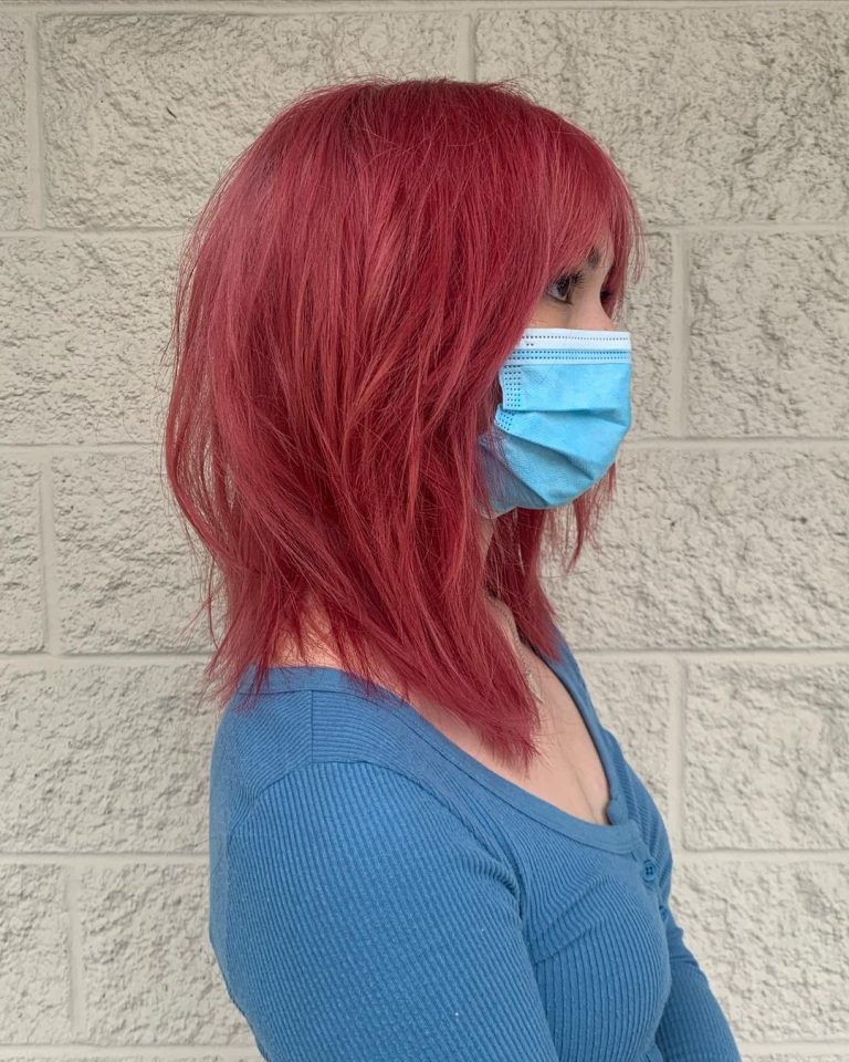 19 Stunning Medium Shaggy Hairstyles For All Hair Types