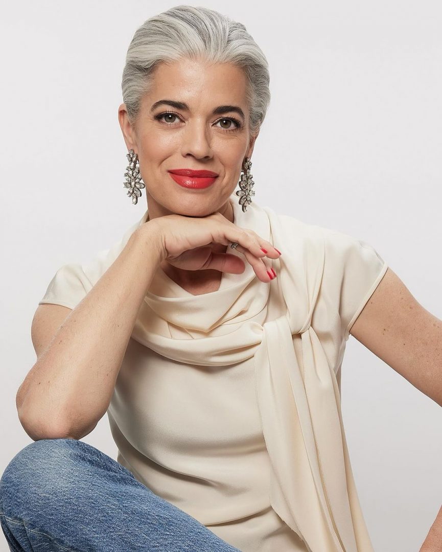 20 Meilleures coiffures pour les femmes de plus de 60 ans au visage rond