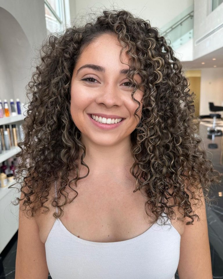 20 Curly Balayage Hair Ideas To Enhance Your Hair’s Texture