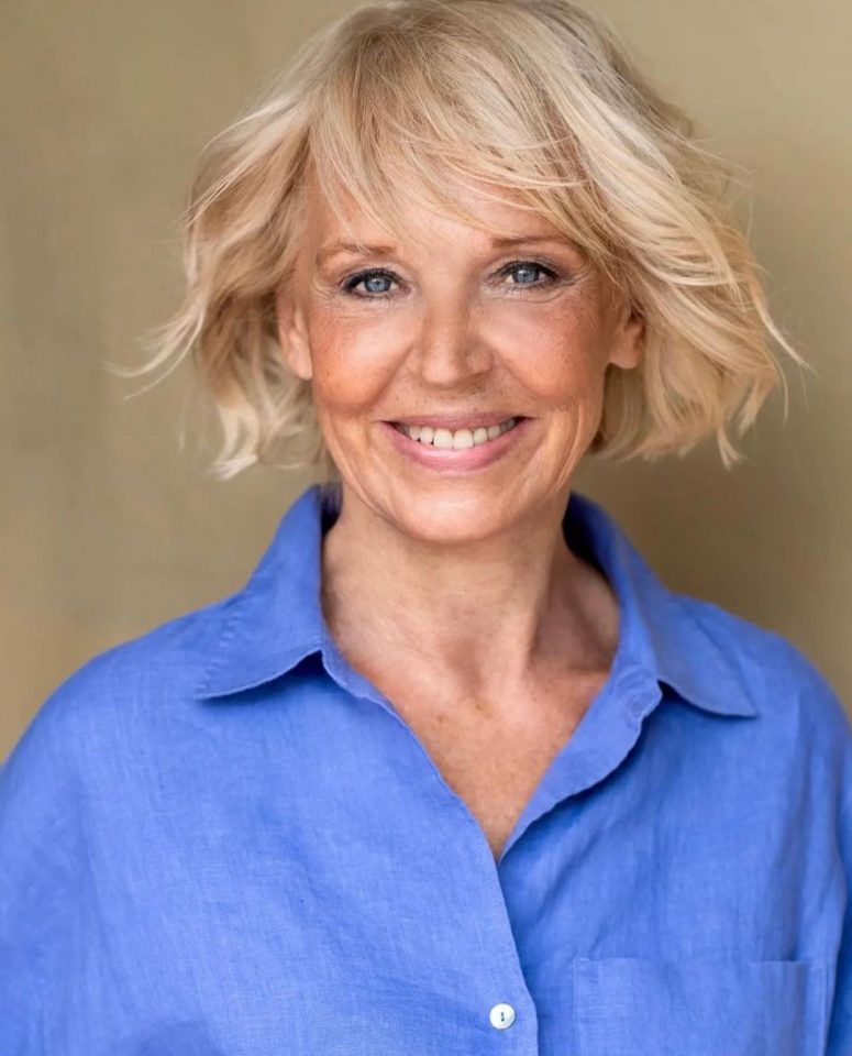 20 Meilleures coiffures pour les femmes de plus de 60 ans au visage rond